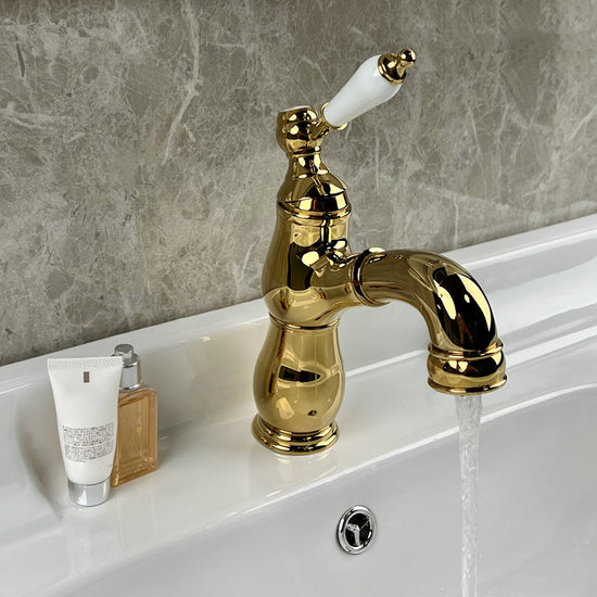 Traditional Wide Spread Bathroom Faucet Lever Handles Centerset ...